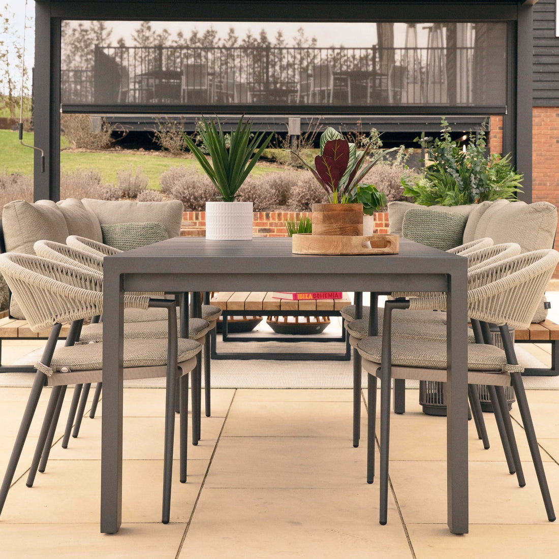 BARCELONA – Prime Outdoor Living